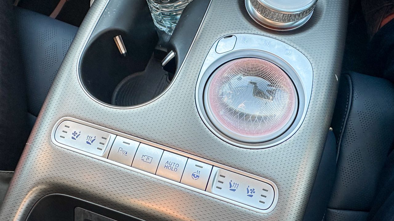When it comes to EVs, buttons are better than touchscreens – and this ...