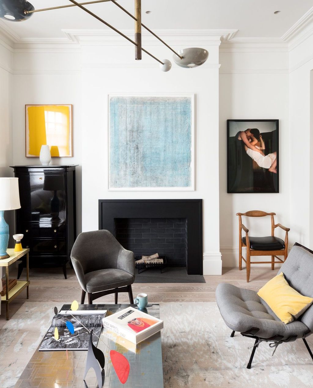 Explore a modern London townhouse that's full of covetable furniture ...