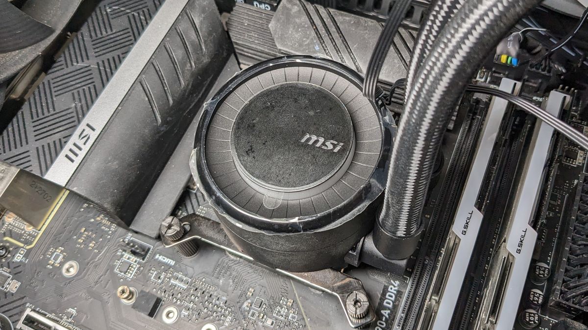 MSI MAG CoreLiquid E360 AIO Review: Impressively Cool and Quiet | Tom's ...