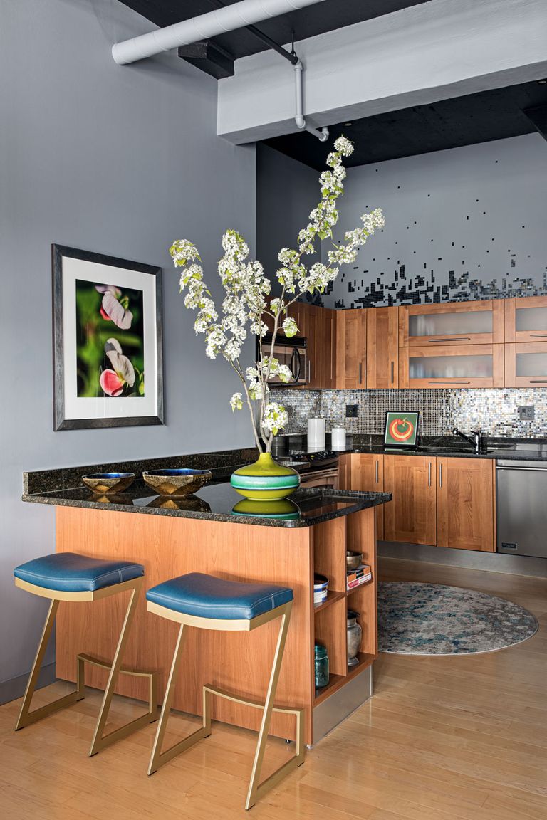 Explore An Art Deco Loft In Boston – It's A Lesson In Open Plan Living
