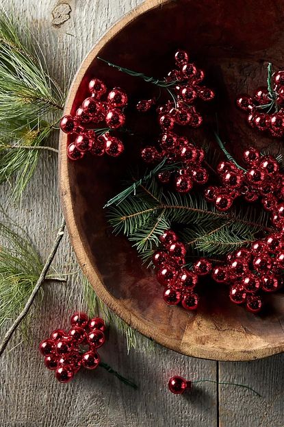 9 dark-colored Christmas decorating ideas for a festive look that's ...