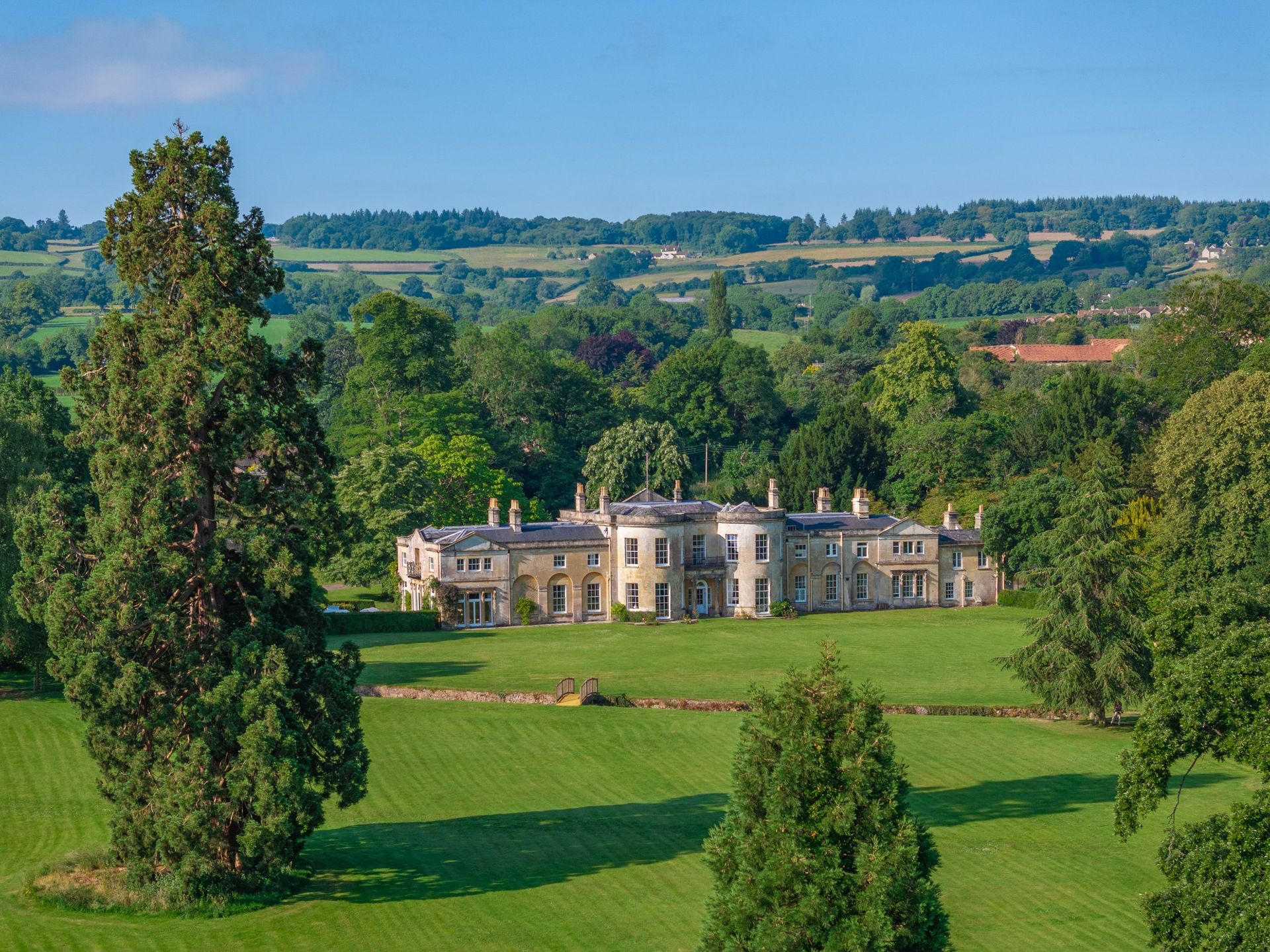 An exquisite, completely refurbished Georgian country house with ...