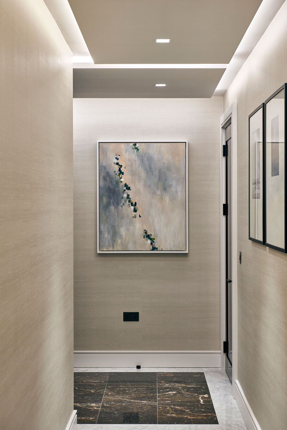 15 Hallway Lighting Ideas To Brighten Up a Home's Entrance | Homebuilding