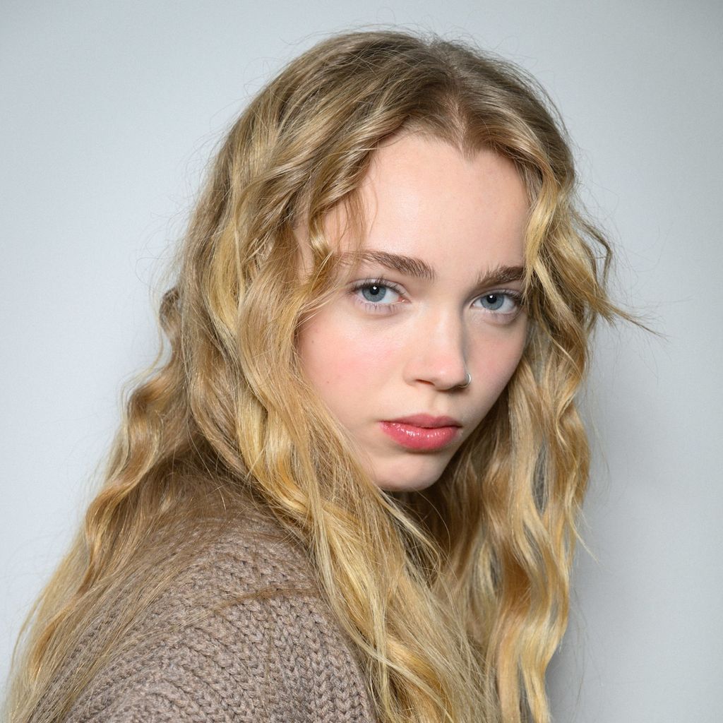 My 5-Minute Wavy Hair Routine for Frizz-Free Definition | Marie Claire