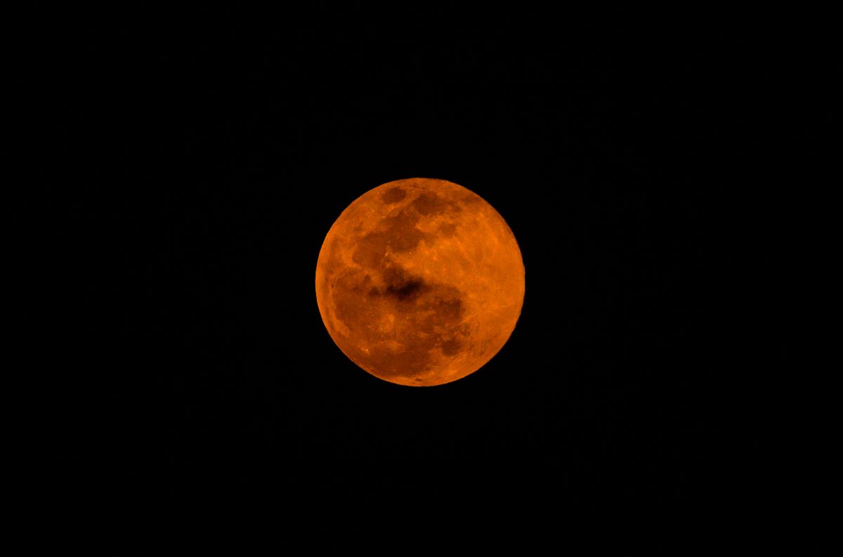 See February's Full Snow Moon light up the night sky around the world ...