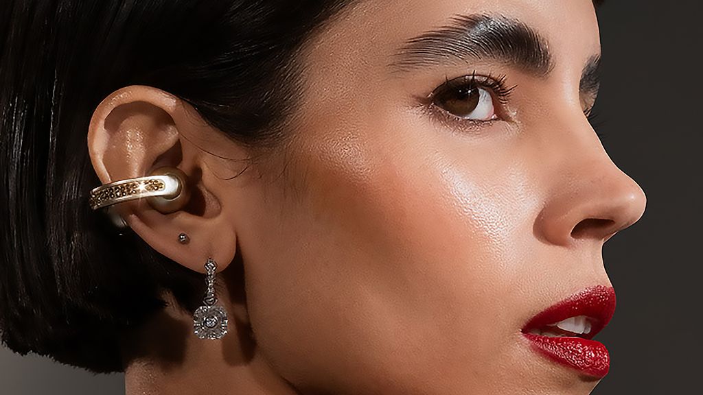 Motorola’s open earbuds could bring the bling and Bose sound | T3