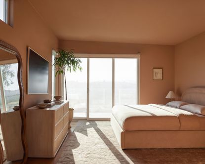 Este Haim's LA home is a masterclass in layered neutrals | Homes and ...