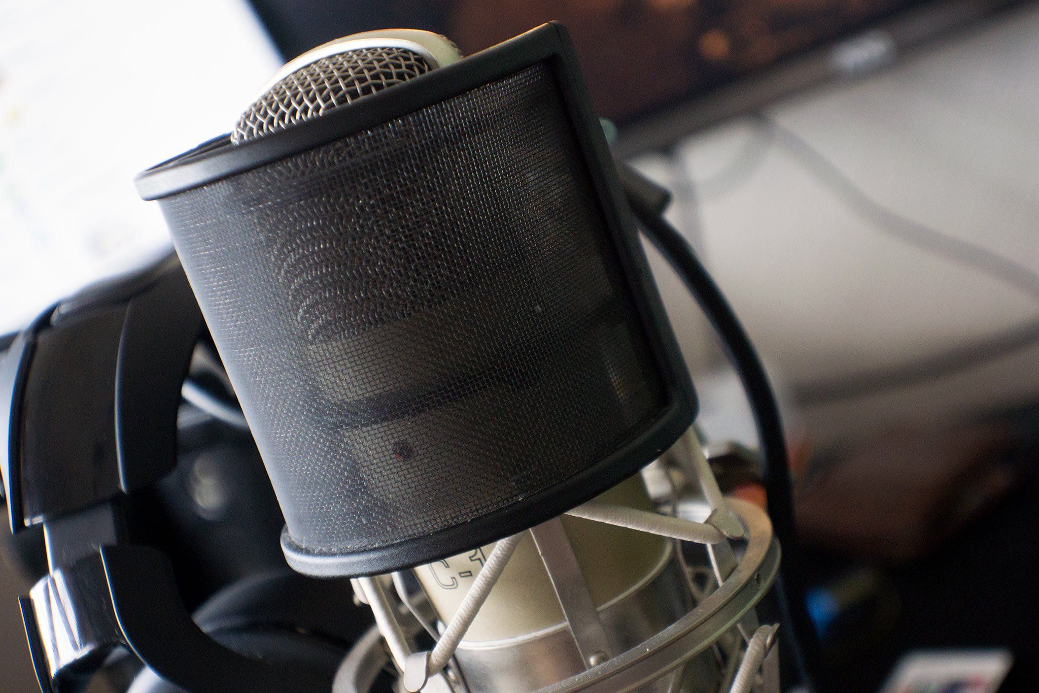 How to use a desktop microphone with Windows Mixed Reality | Windows ...