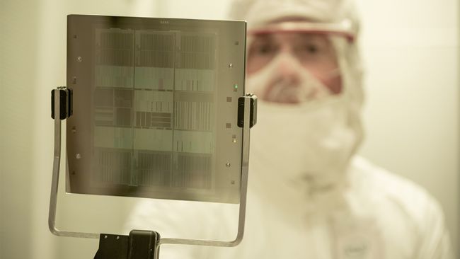 Apple's A14 SoC Under the Microscope: Die Size & Transistor Density ...