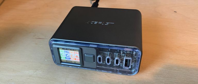 ACEFAST Desktop Power Station Z4 review: keeping everything fully ...