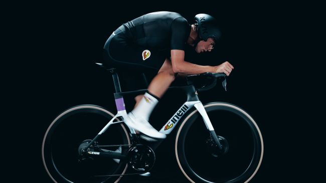 Wind tunnel testing aero bikes: Wild Factor prototype, Colnago Y1Rs ...
