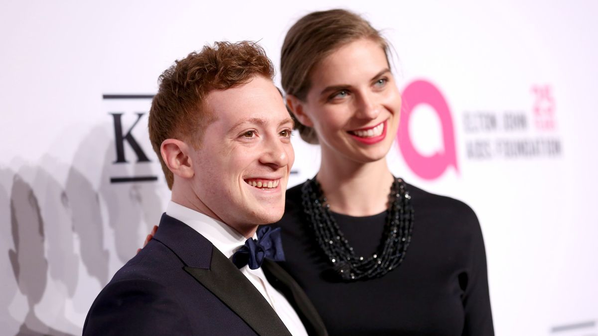 Ethan Slater’s Wife is “Devastated” Over His New Romance with Ariana ...