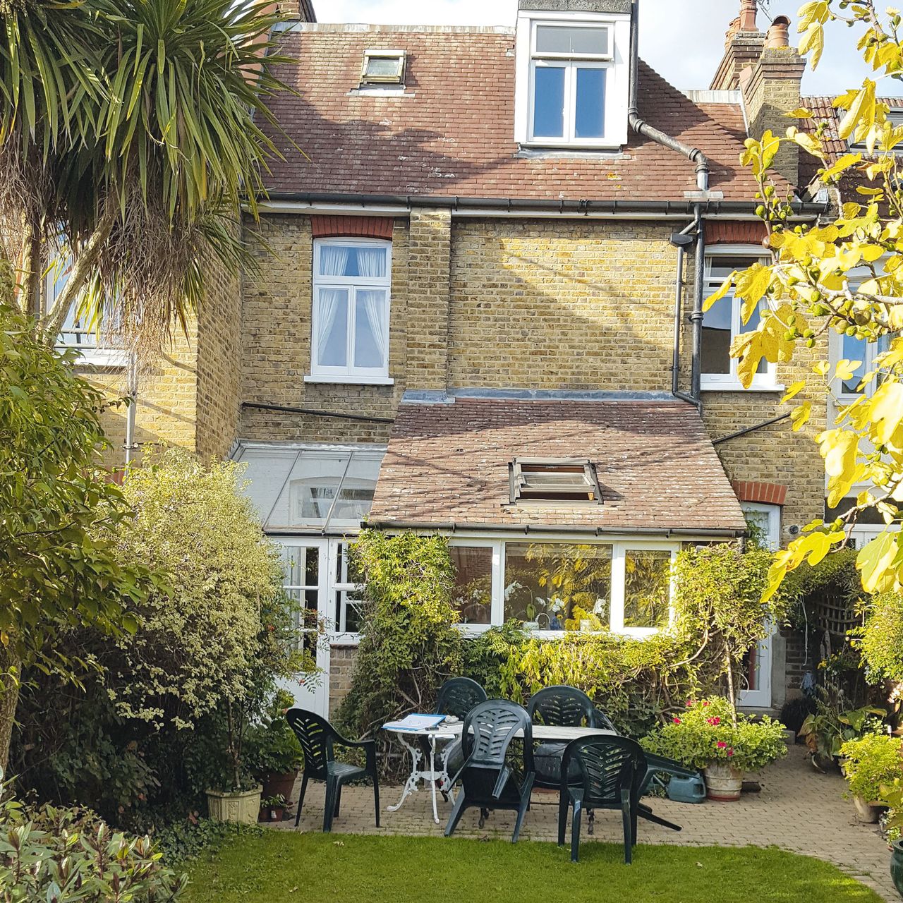 This modern terraced extension is a prime example of how to update a ...