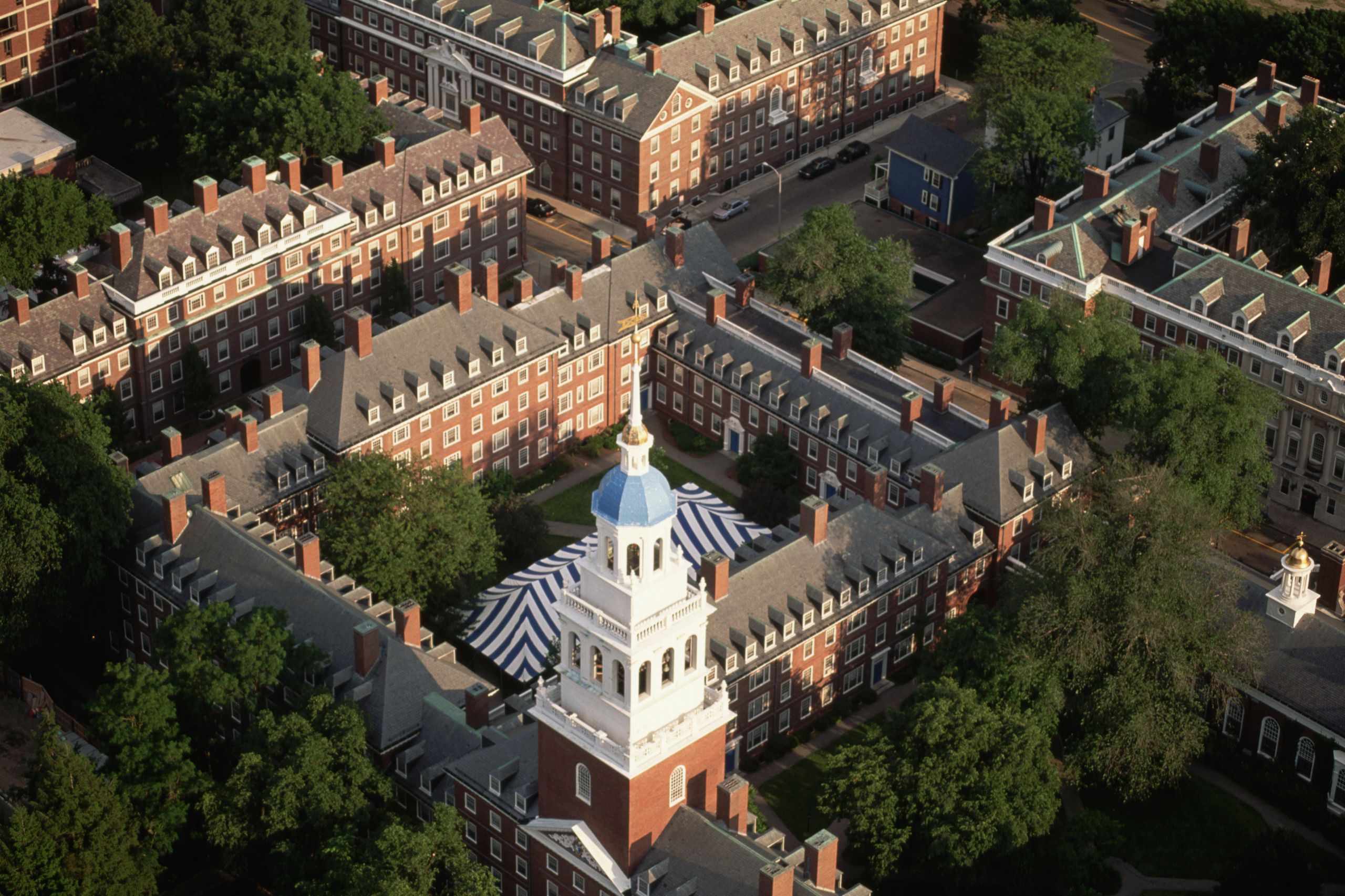 Harvard's record endowment shrinks for 1st time since 2016 | The Week