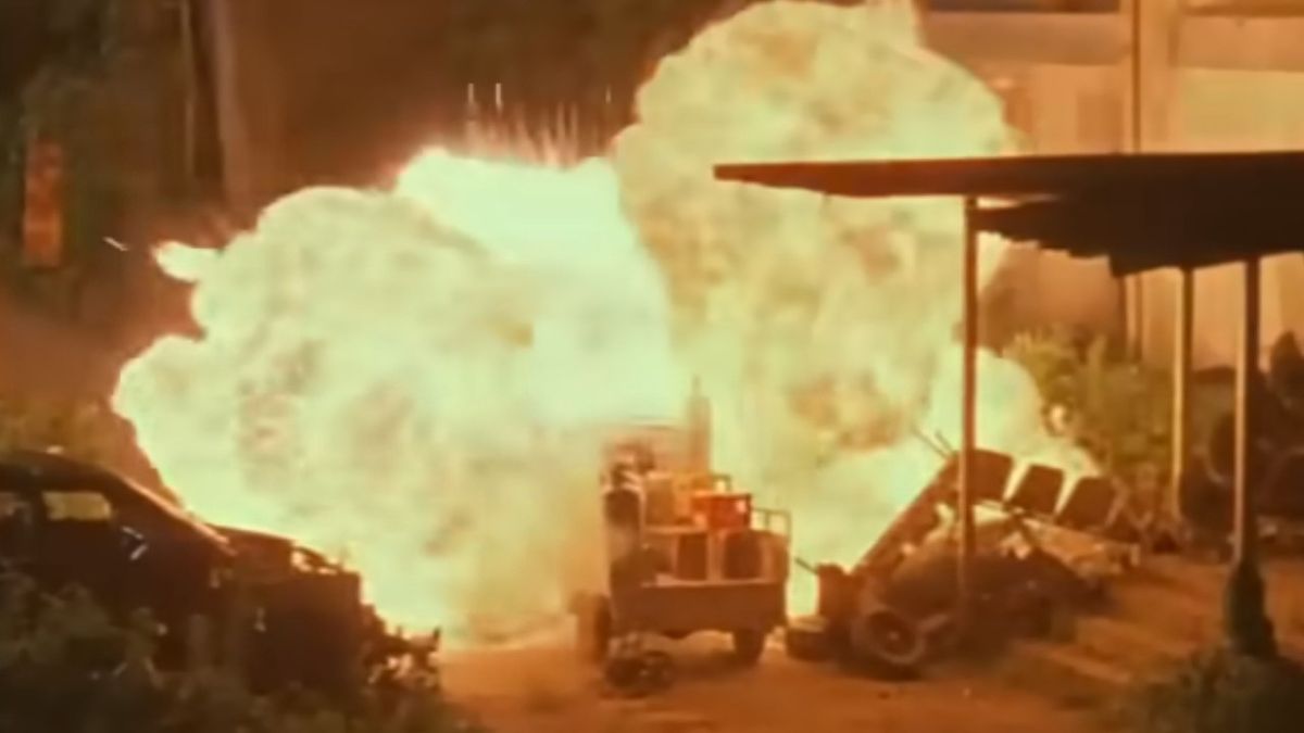 Tarantino Calls The Hunger Games A 'Ripoff' Of Battle Royale. Here's ...