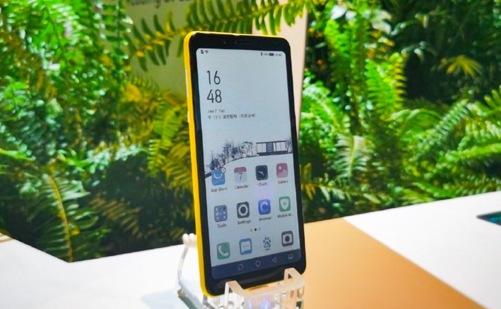Meet the world’s first phone with a color e-ink screen | Tom's Guide