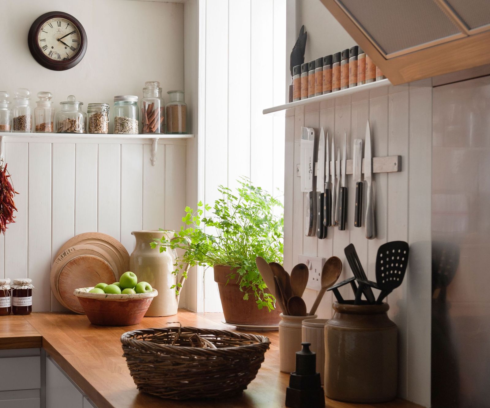 Kitchen wall storage ideas: 10 ways to make walls work harder | Homes ...