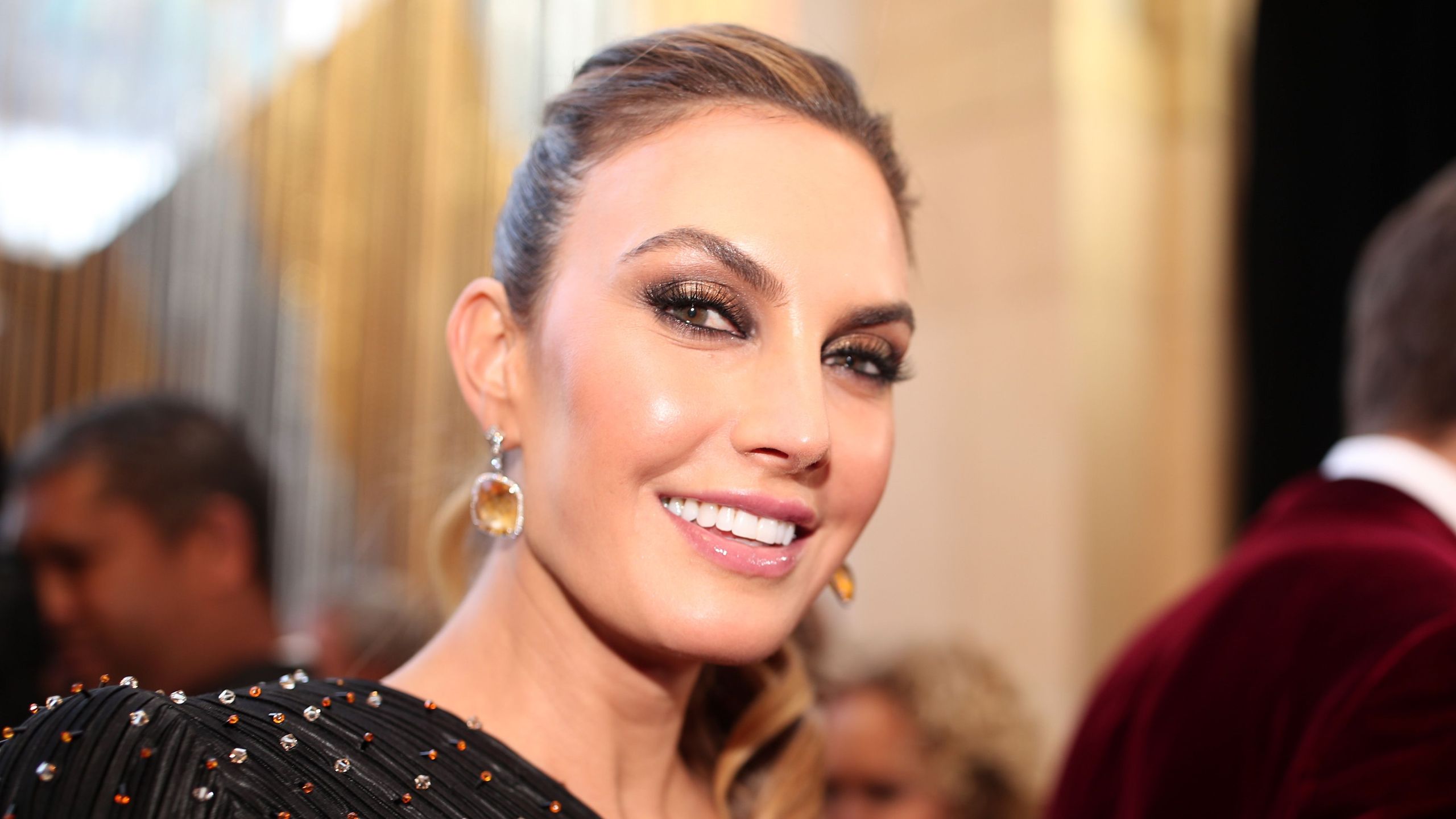 Elizabeth Chambers, Armie Hammer's Ex, Reacts to "Cannibal Movie ...