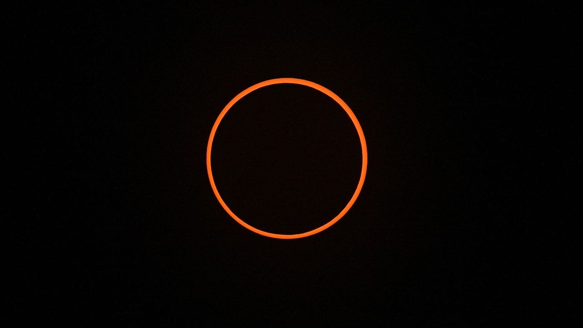 The best photos of the Oct. 14 'ring of fire' eclipse over North ...