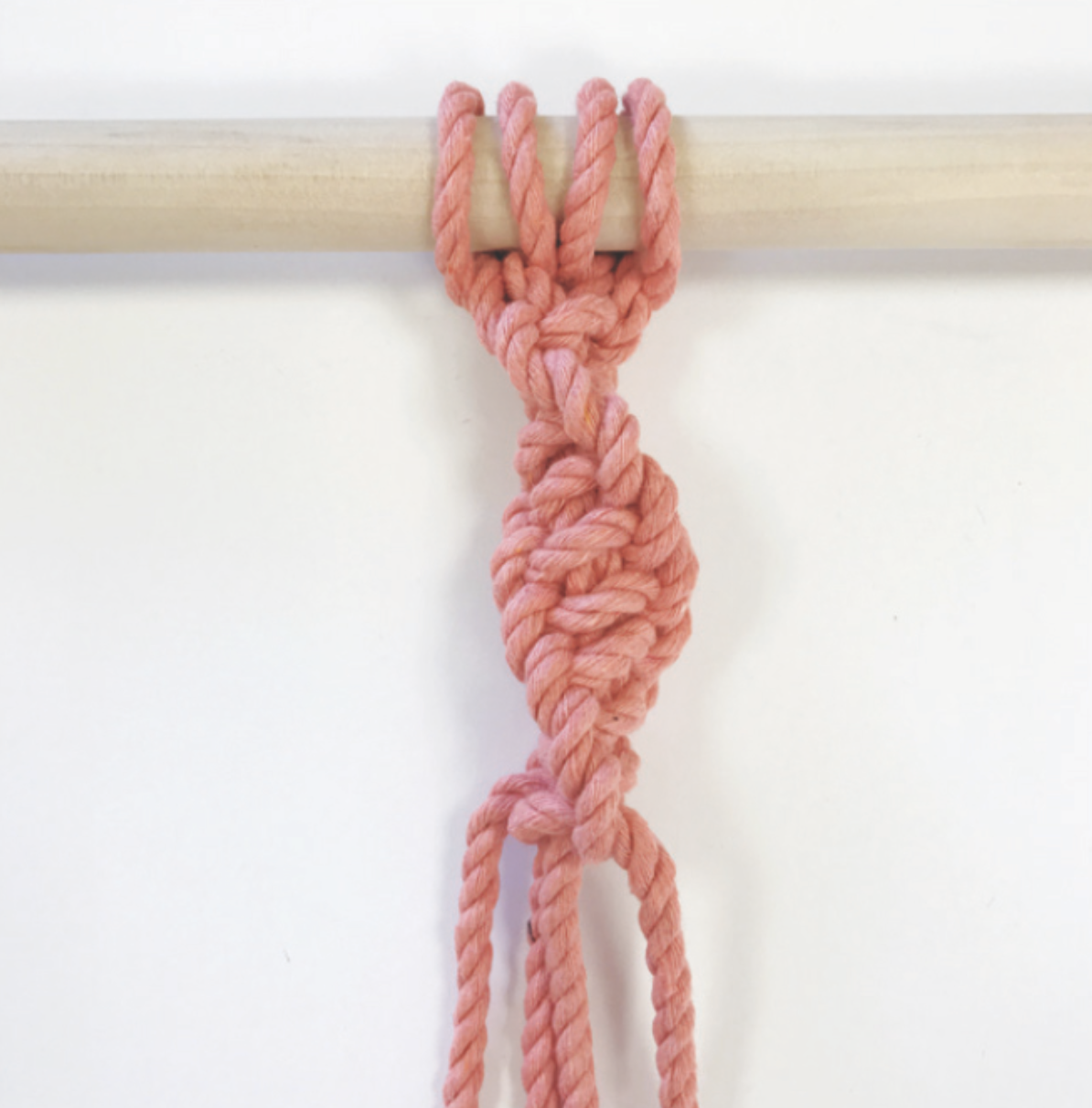 How to macramé: the basics of creating a beautiful design yourself ...