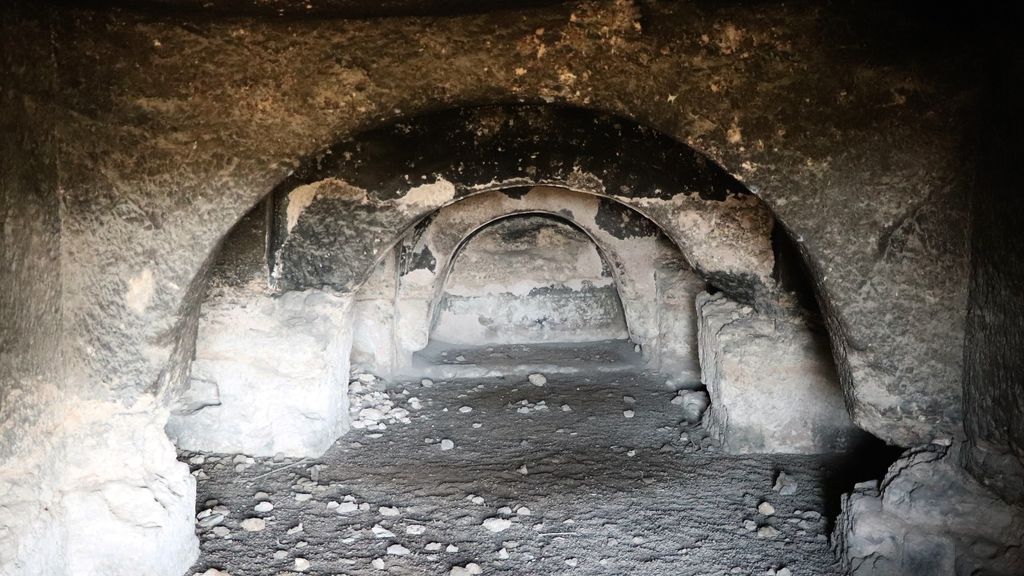 400 stone-cut chamber tombs, filled with wall paintings and treasures ...