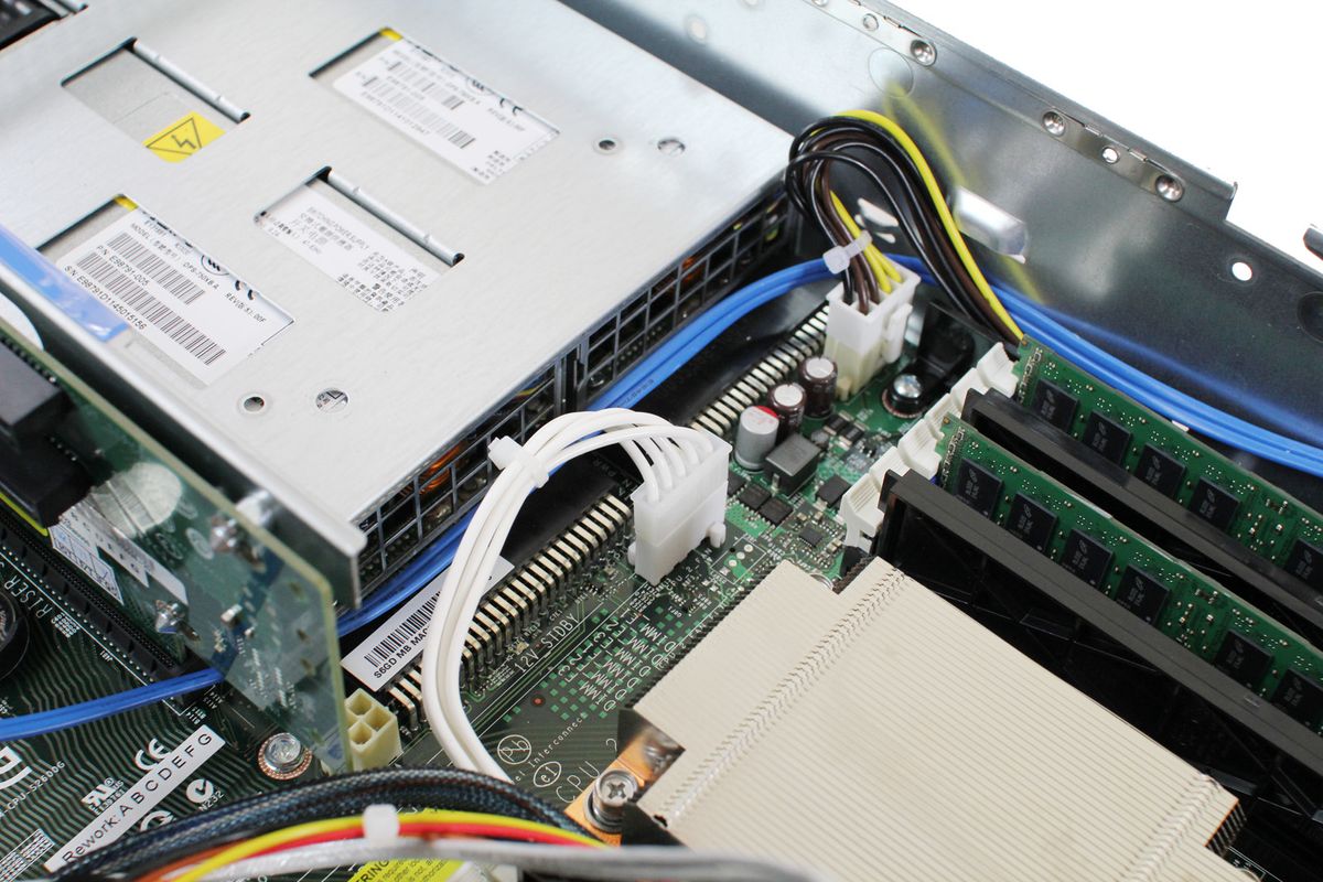 Intel R2208GZ4GC: Layout And Overview - Three Xeon E5 Server Systems ...