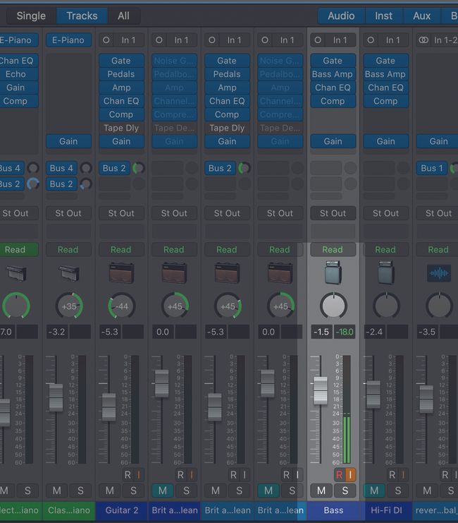 How to record and enhance a bassline through your audio interface ...