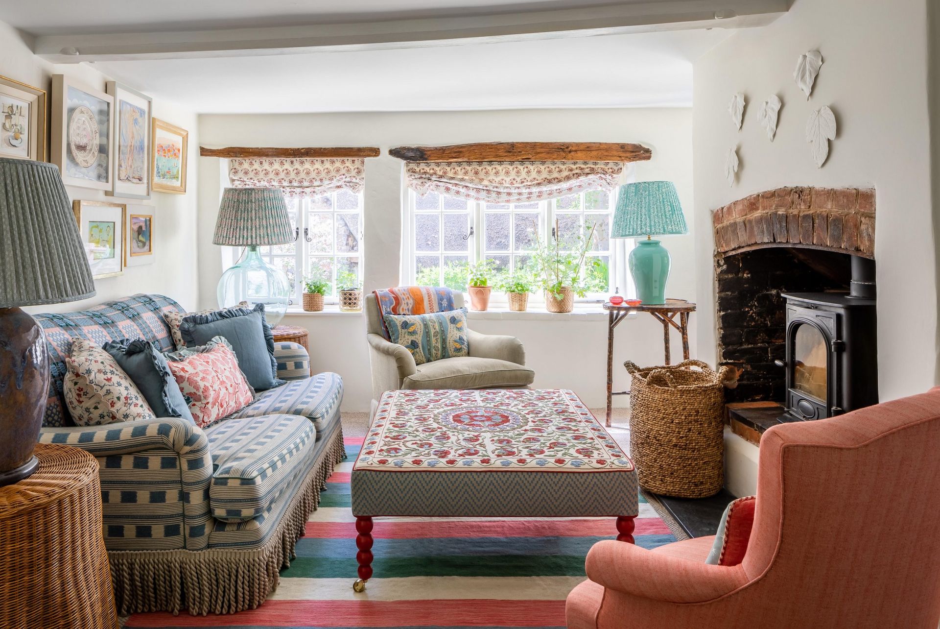 Revolution or evolution? The reinvention of cottage interiors | Country ...