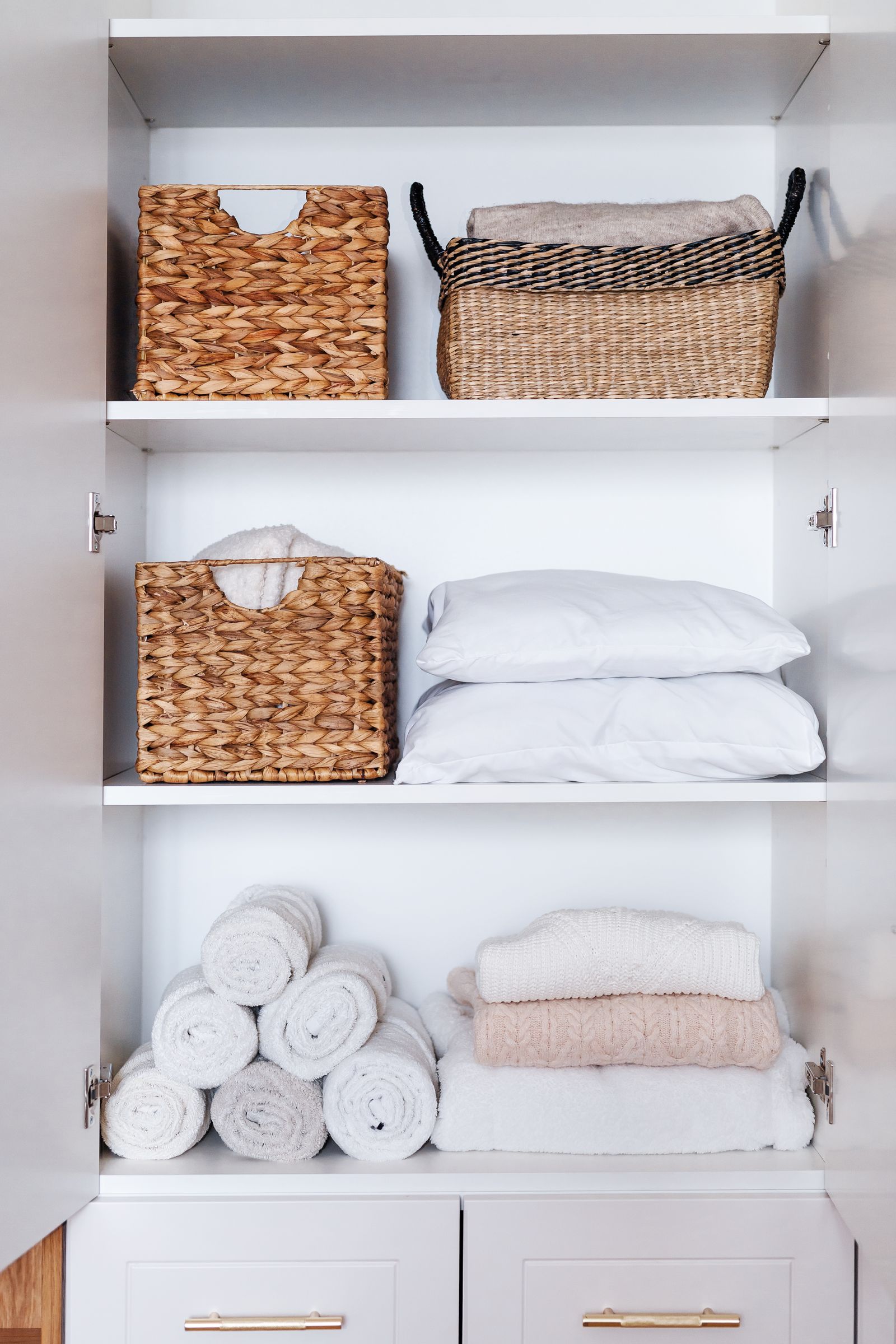 6 Minimalist-Approved Tricks That Will Instantly Make Any Room Feel ...