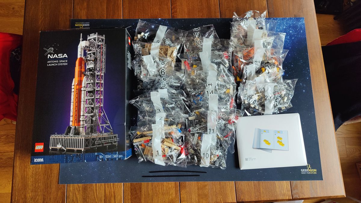 Lego NASA Artemis Space Launch System review | Space