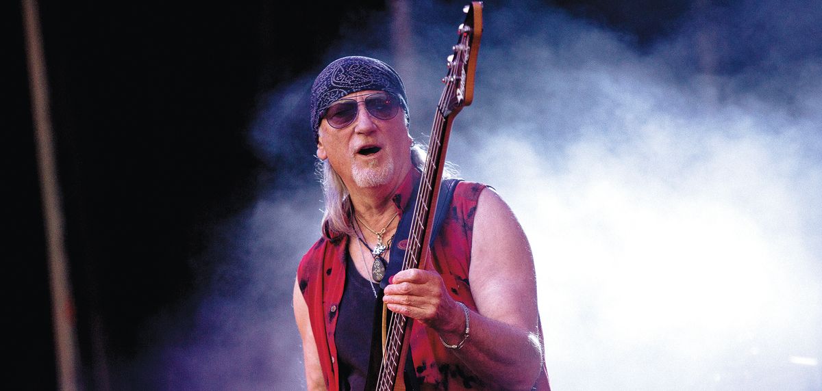 Deep Purple Bassist Roger Glover Talks Ritchie Blackmore, Playing with ...