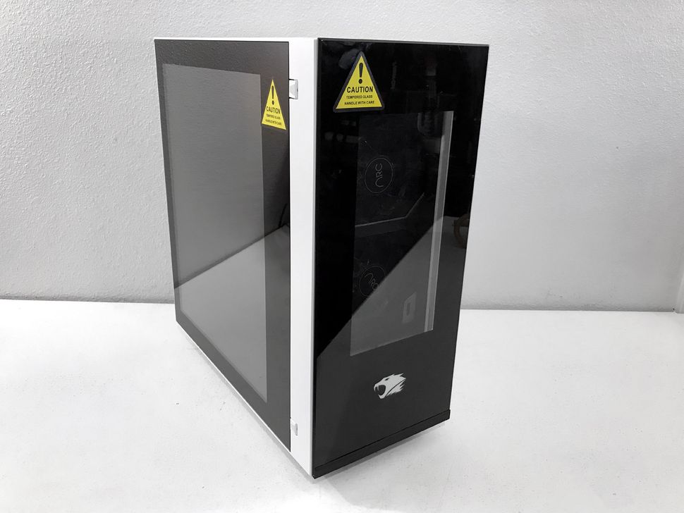 iBUYPOWER Snowblind Review: Translucent Screen on the Side | Tom's Hardware