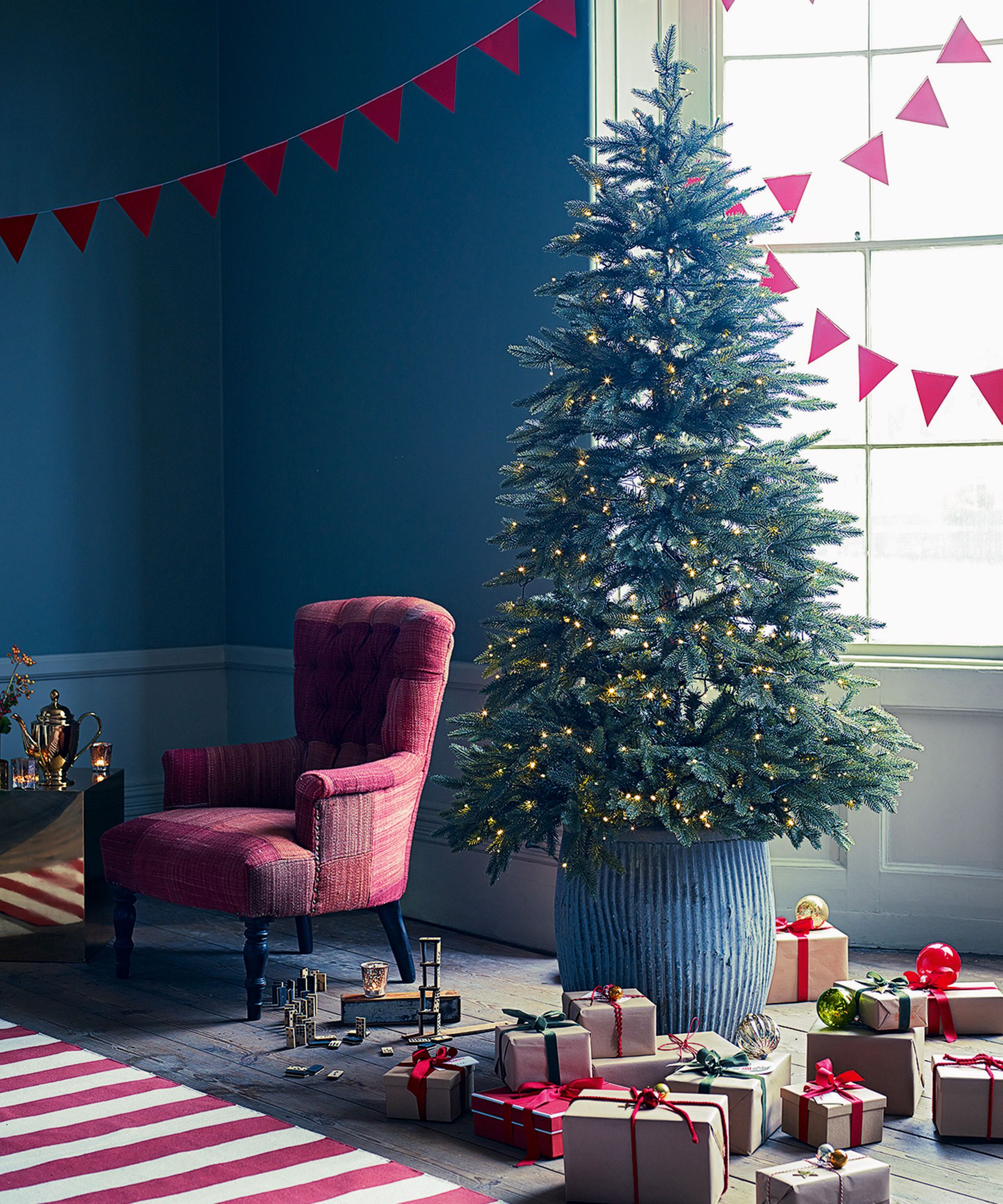 Christmas traditions: 16 festive rituals and why we celebrate | Homes ...