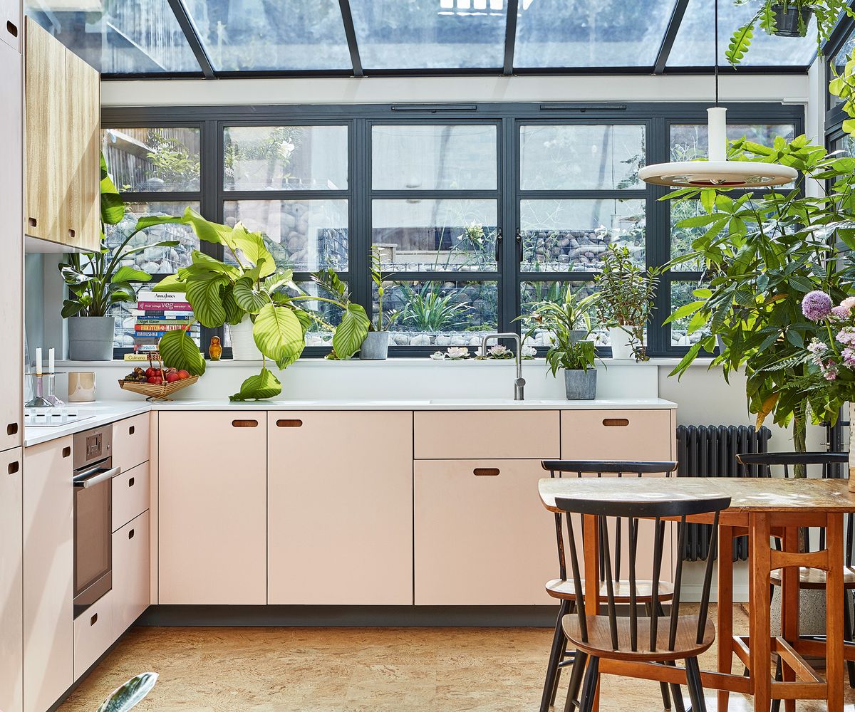 10 beautiful glass kitchen extensions for all homes and budgets ...