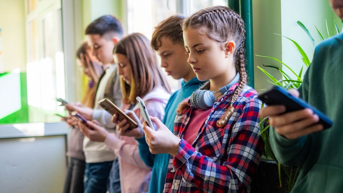 "Smartphones aren’t helping children to be robust" - 4 mums share their ...