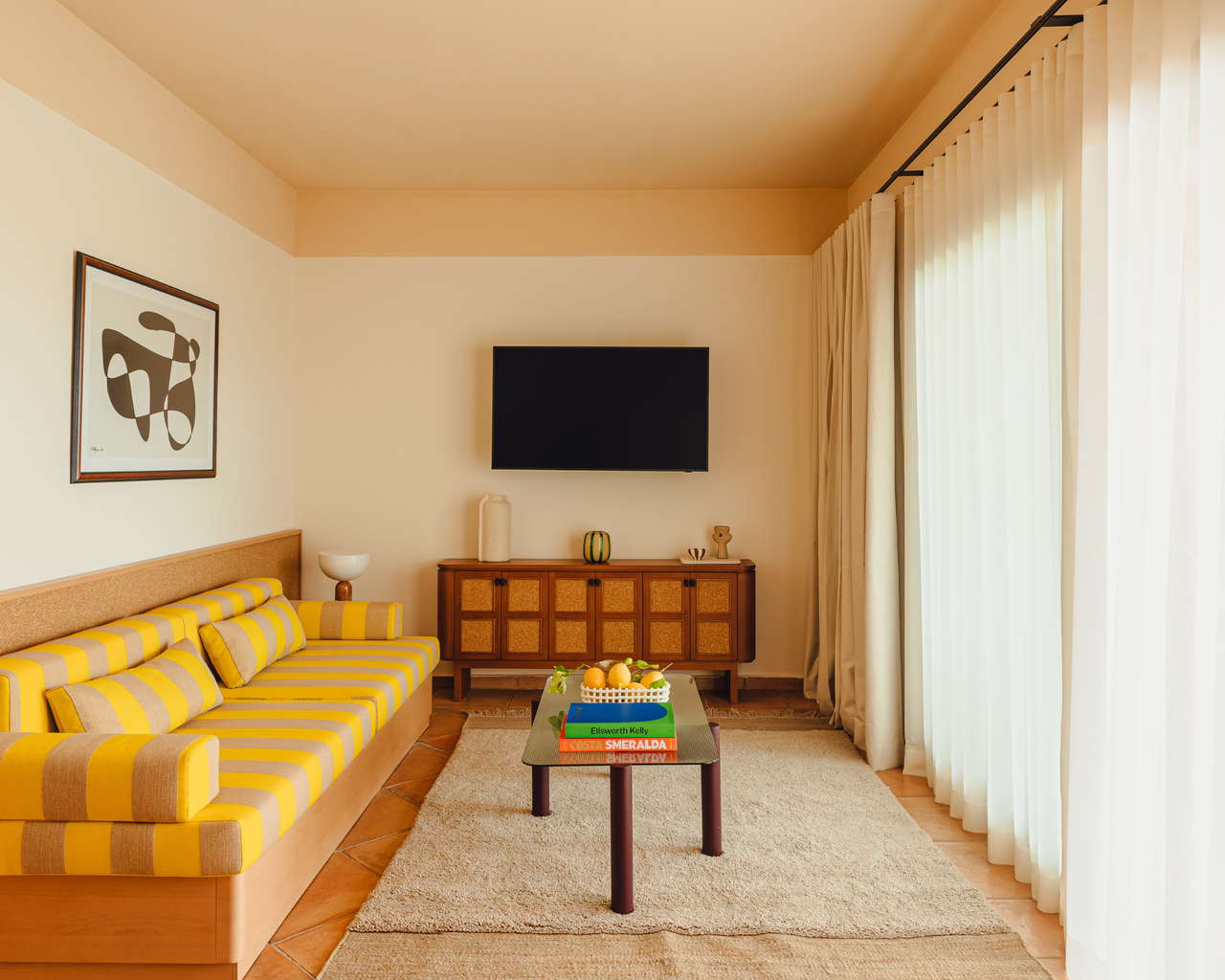 6 Energetic Colors to Revitalize, According to Experts | Livingetc