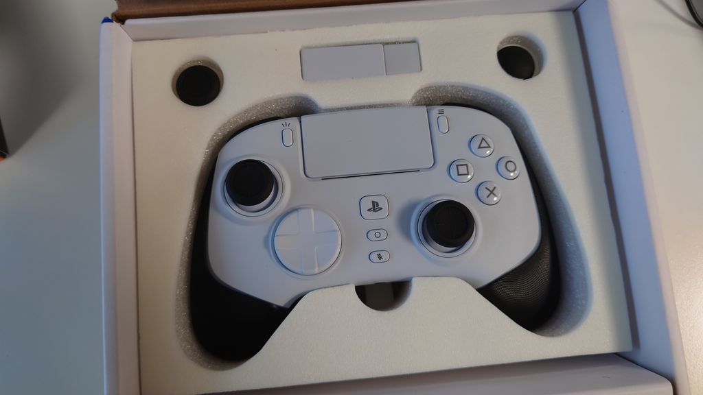 DualSense vs Razer Wolverine V2 Pro: which PS5 controller is right for ... DualSense vs Razer Wolverine V2 Pro: which PS5 controller is right for ...