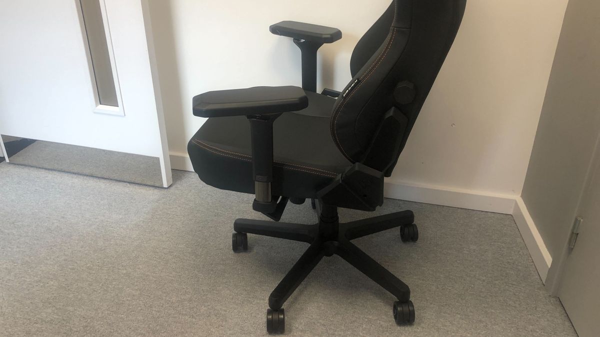 AndaSeat Kaiser 3 XL gaming chair review: "A decently dignified chair ...