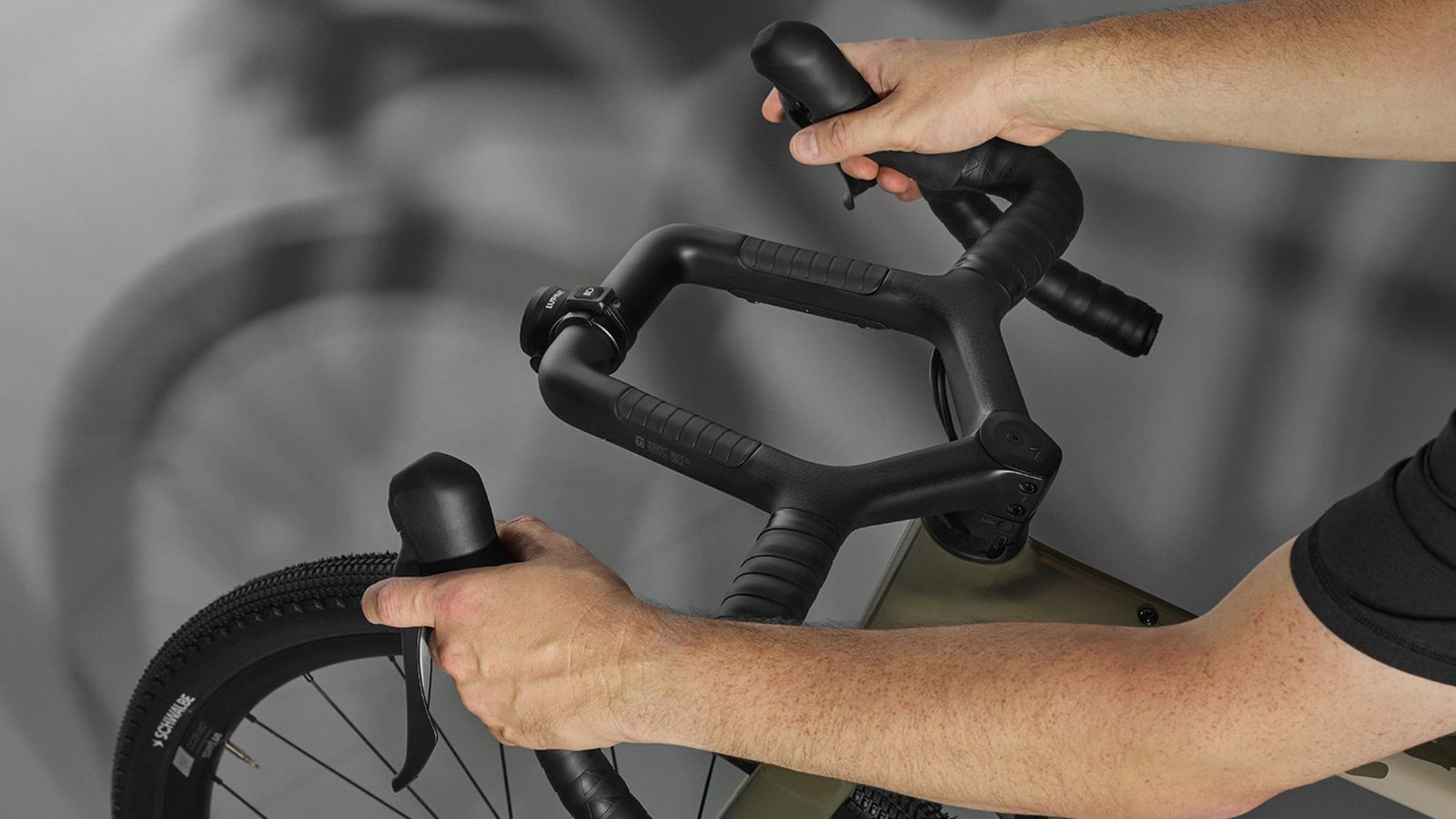 Canyon is back with another funky handlebar, and two all-new Grizls ...