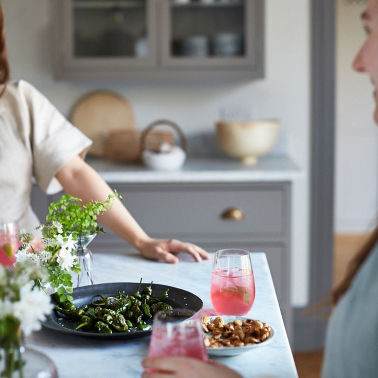 Dinner party dos and donts – the rules to follow when entertaining ...