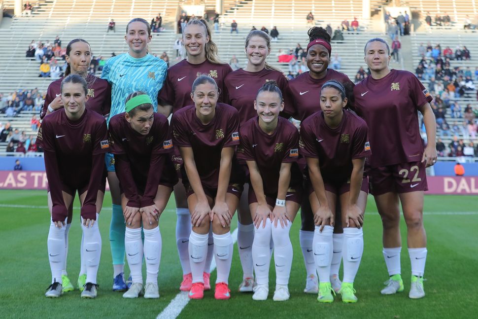 Who is Rhea Moore? Dallas Trinity teen makes NWSL history with debut ...