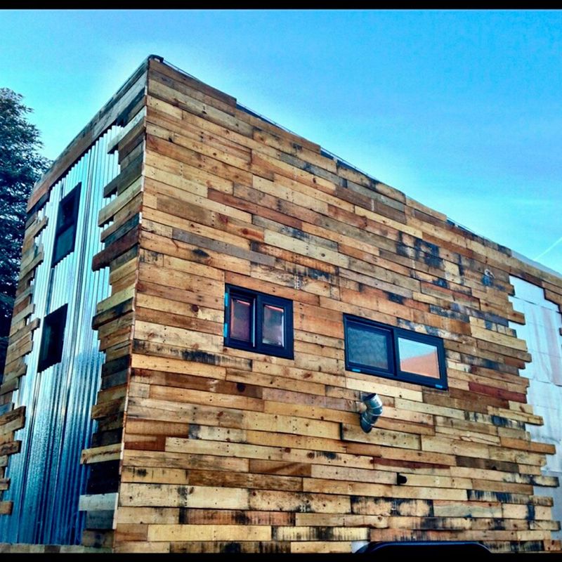 How Fahren Feingold Uses Gold and Glitter to Destigmatize Period Blood ...