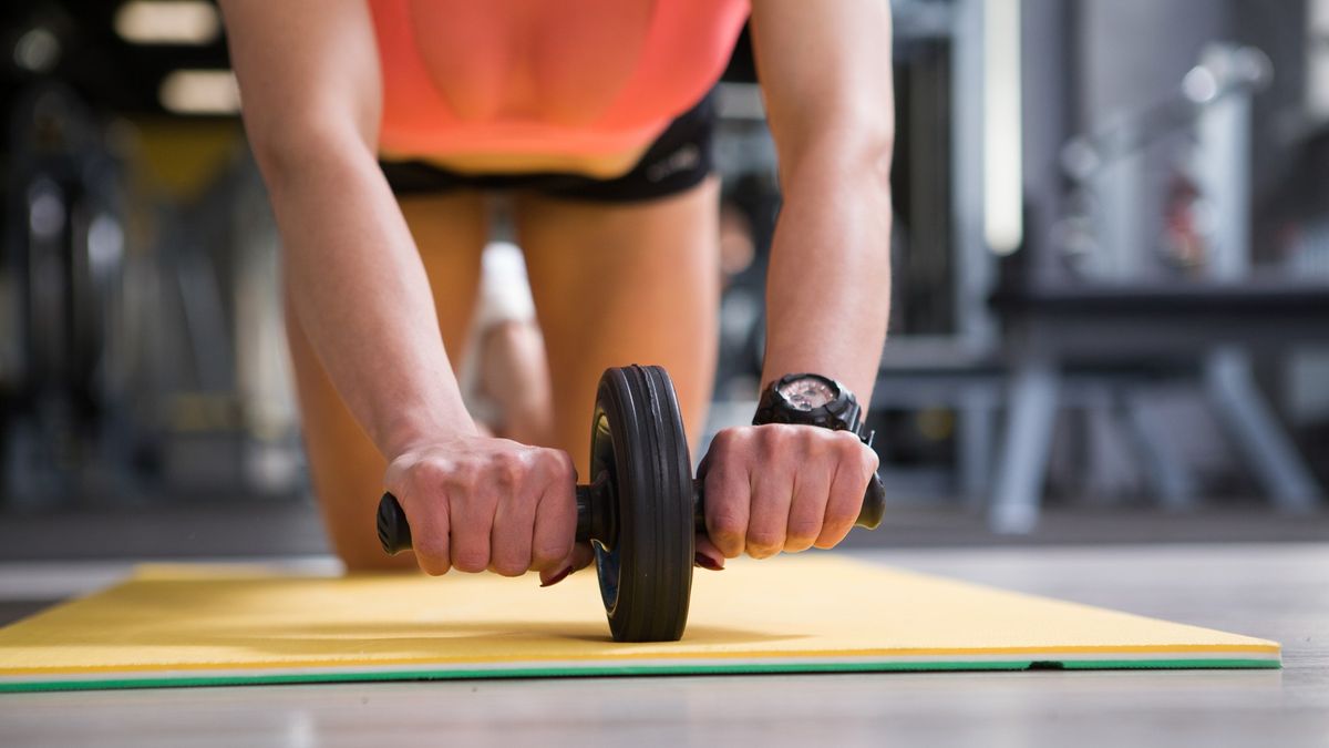 Ab wheel plank: How to do them, and the benefits for building your core muscles | Tom's Guide