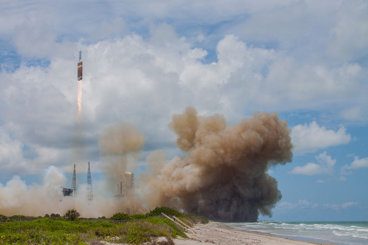 Launch Photos: Secret NROL-37 Spy Satellite Rides Delta IV Heavy Rocket ...