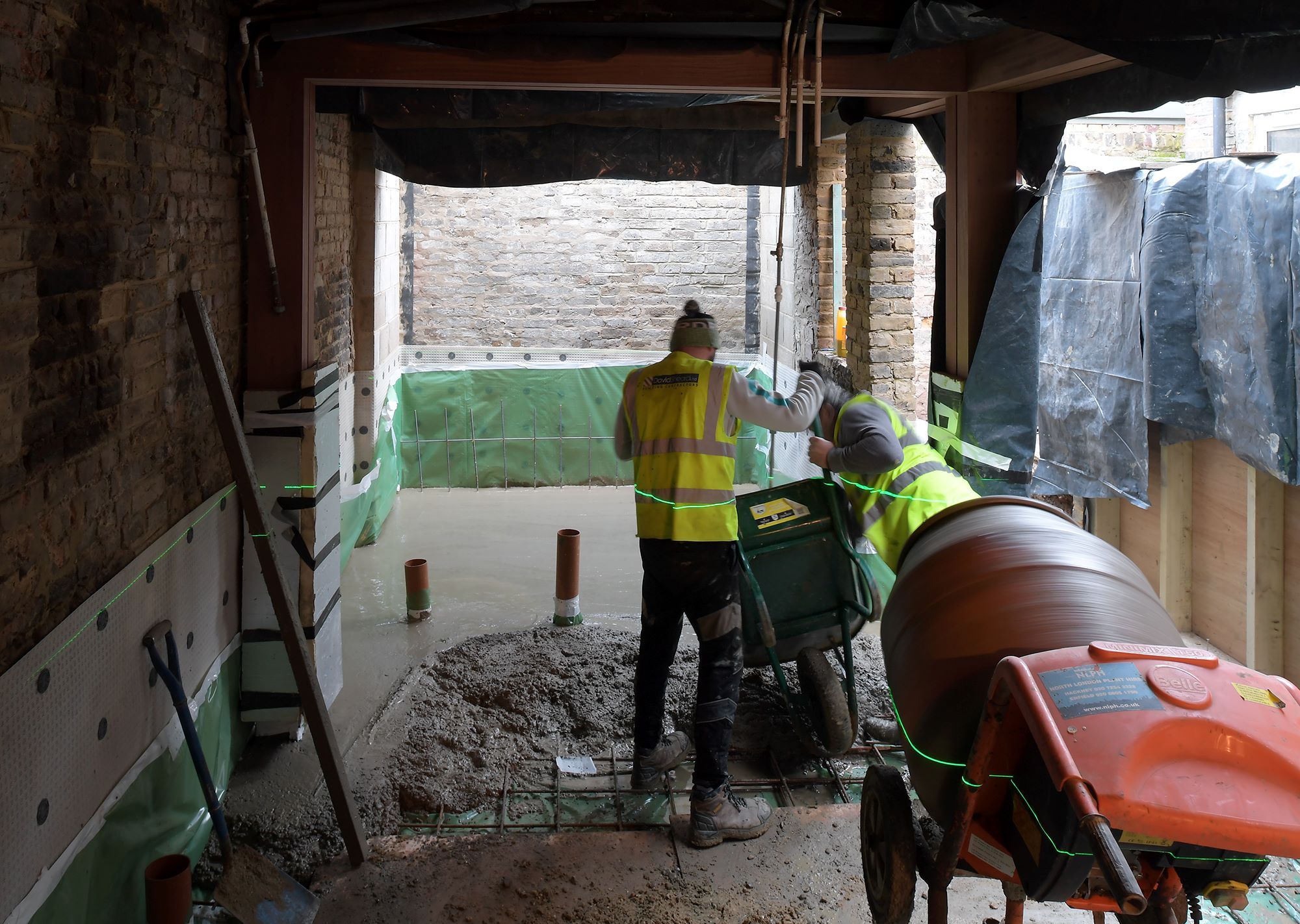 Ultra-low carbon limestone calcined clay LC3 cement used in UK 'for ...