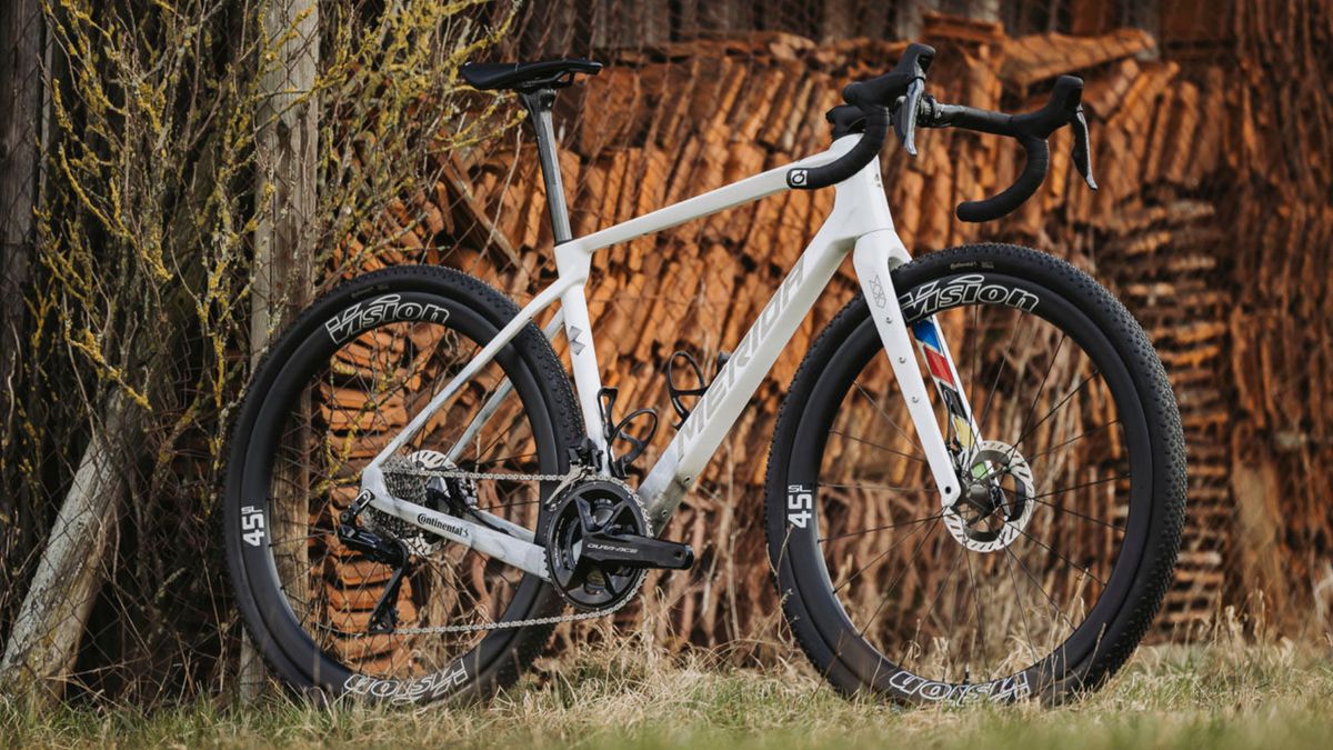 Merida unveils a one-of-a-kind Silex gravel bike honoring Matej Mohorič's World Championship win ...