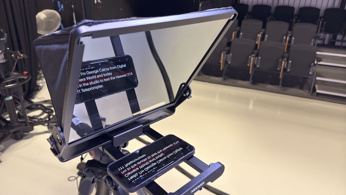 Neewer Teleprompter X14 III review | Digital Camera World
