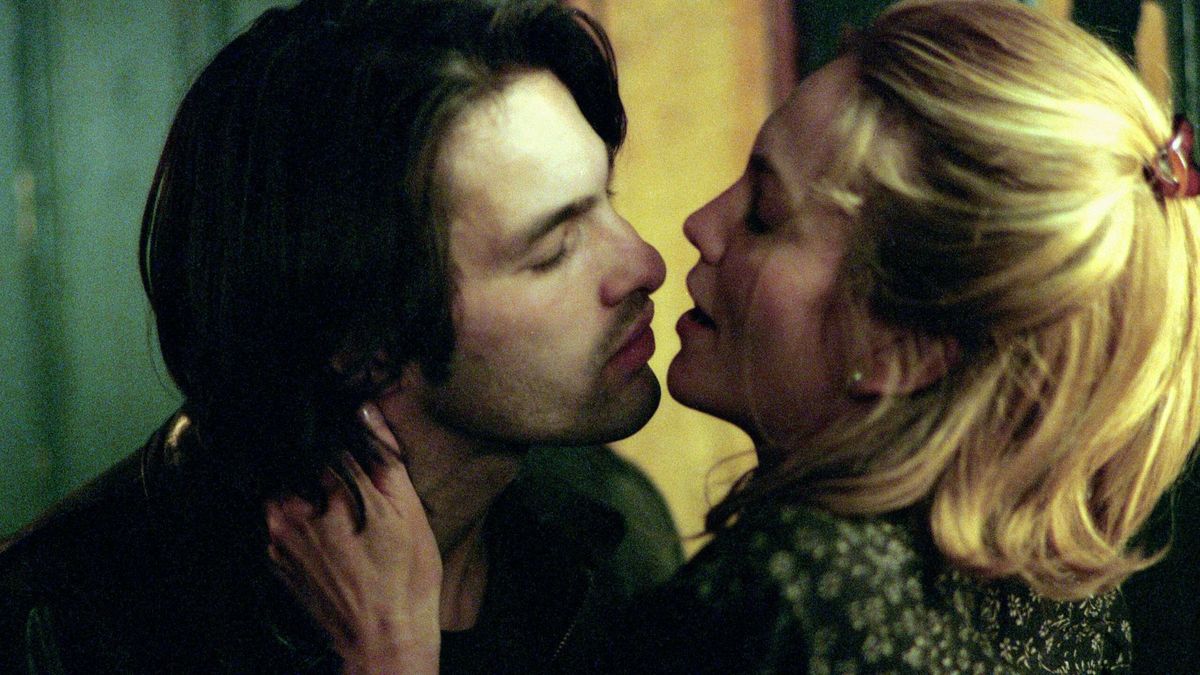 15 Sexy Movies That Steamed Up The Big Screen What To Watch