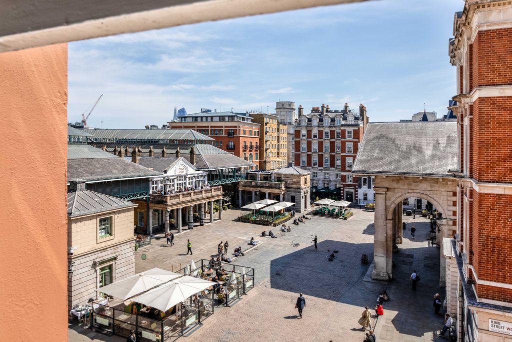 Inside a luxurious London apartment that's inspired by the iconic ...