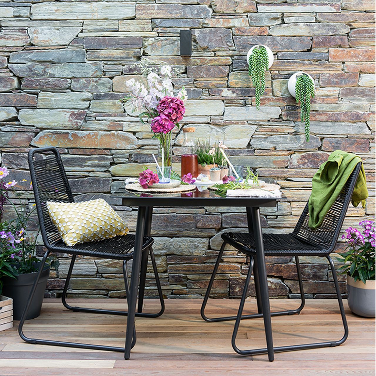 15 garden table ideas – stylish seating for your outside space | Ideal Home